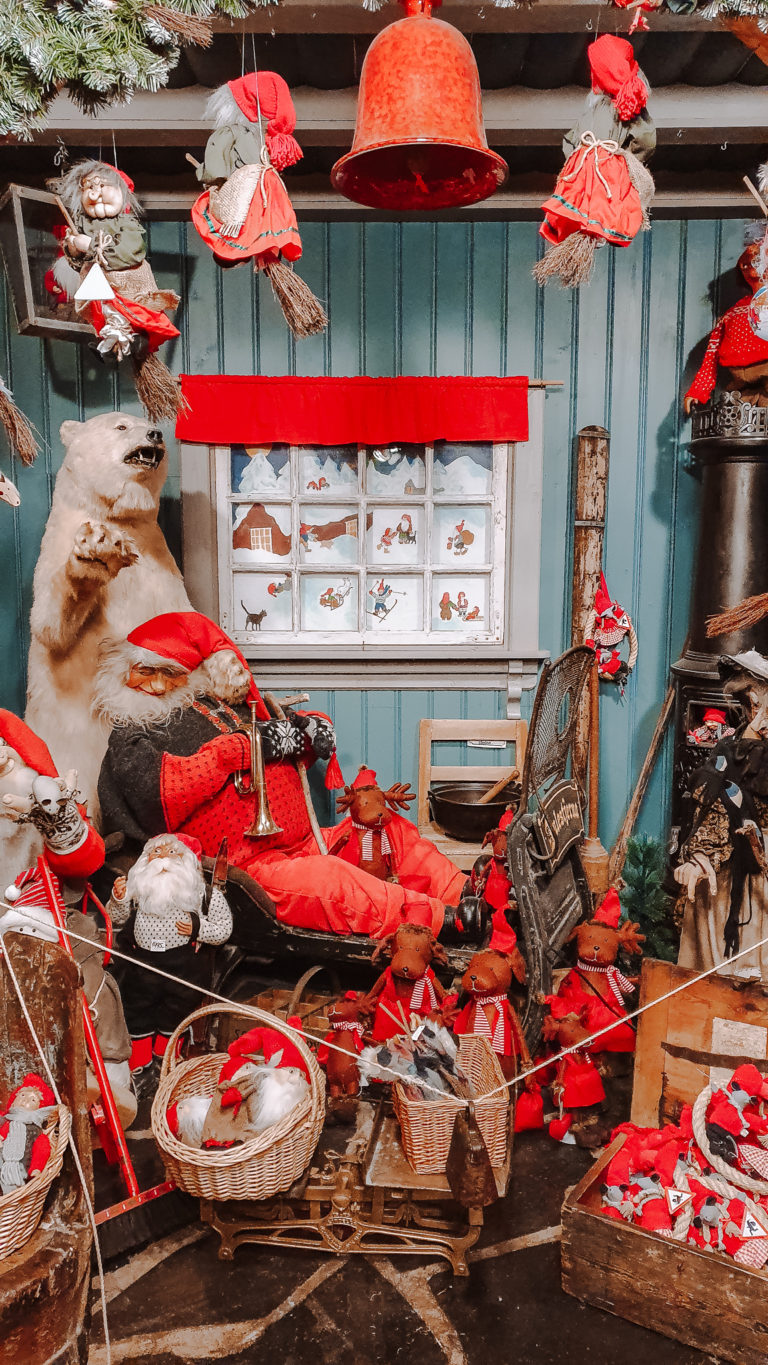 Day Trip to the Enchanting Town of Drøbak, Norway